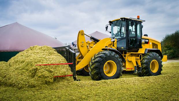 Chargeuse : CAT dégaine la nouvelle 926M pour l'agriculture ...