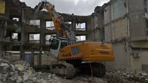 Une pelle Liebherr R950 Démolition chez Kerleroux - Construction Cayola