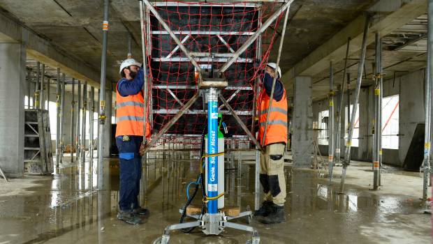 Alphi imagine un outil pour lever les panneaux de coffrages sans effort ...